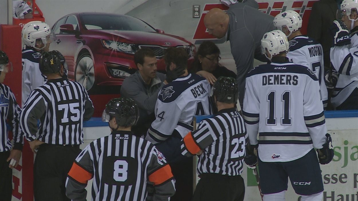 Le joueur de l'Océanic Samuel Beck de retour au jeu | Radio-Canada