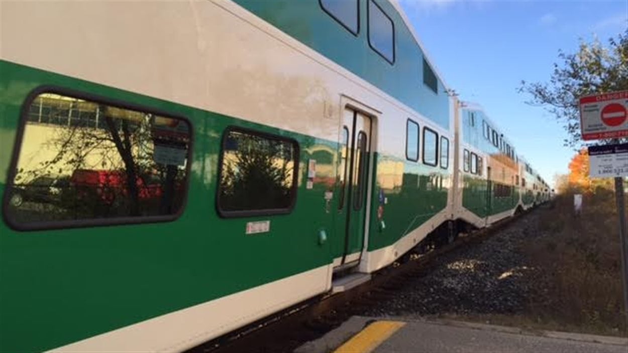 Un crédit de 100 $ pour des usagers de GO coincés dans un train | Radio ...