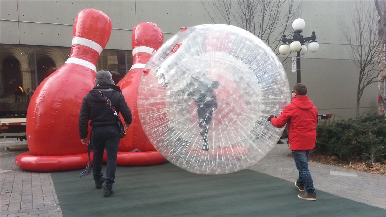 Quilles géantes au Carnaval de Québec | Radio-Canada