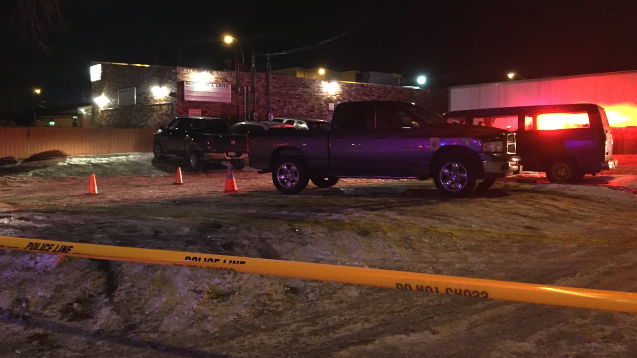 Une fusillade fait un mort dans un bar d'Edmonton | Radio-Canada