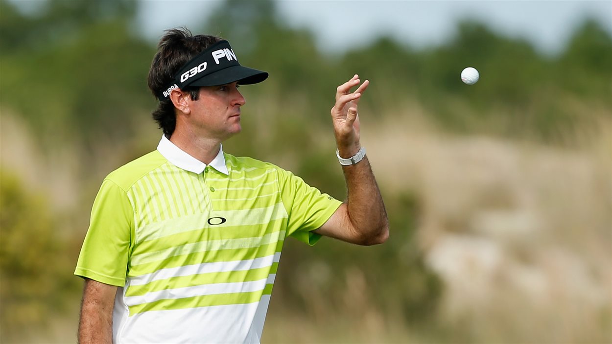 Avec un 63, Bubba Watson trône en tête | Radio-Canada