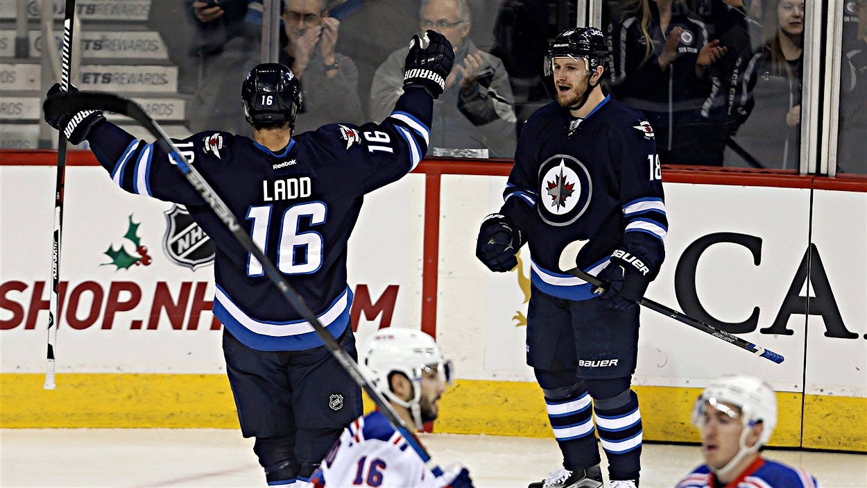 Little frappe tôt et les Jets renversent les Rangers | Radio-Canada