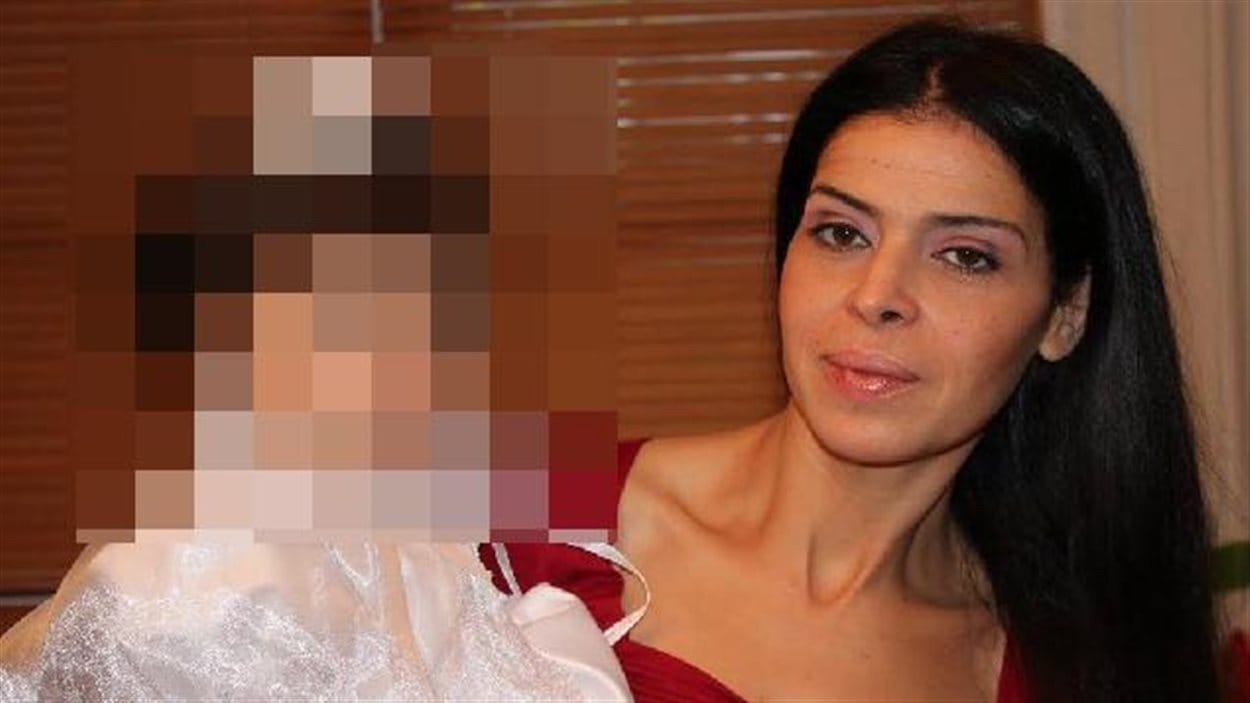 Une femme accusée de voies de fait sur un bambin | Radio-Canada
