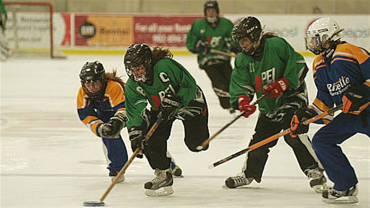 Ringuette : 89 équipes des Maritimes s'affrontent à l'Île-du-Prince ...