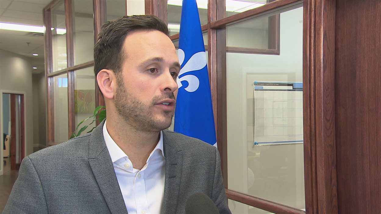 Alexandre Cloutier critique l’indiscrétion de Dominique Lebel dans son ...