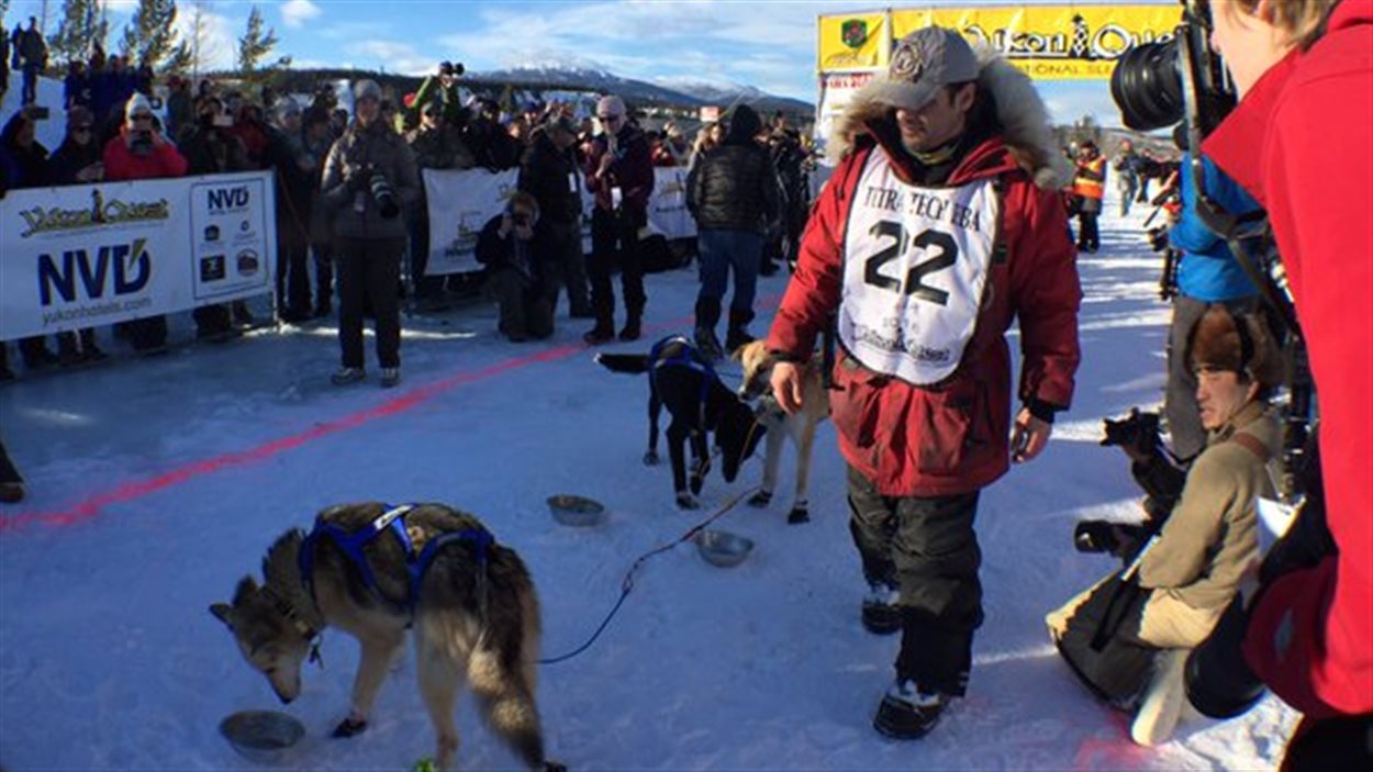 Hugh Neff remporte la course Yukon Quest 2016 | Radio-Canada
