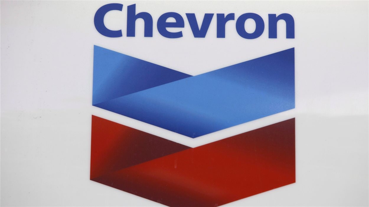 Chevron licencie à Calgary | Radio-Canada
