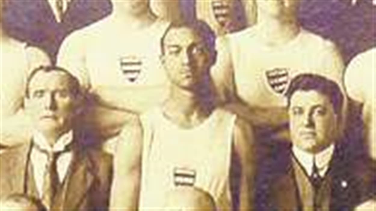 11 athlètes noirs qui ont marqué le sport canadien | Radio-Canada
