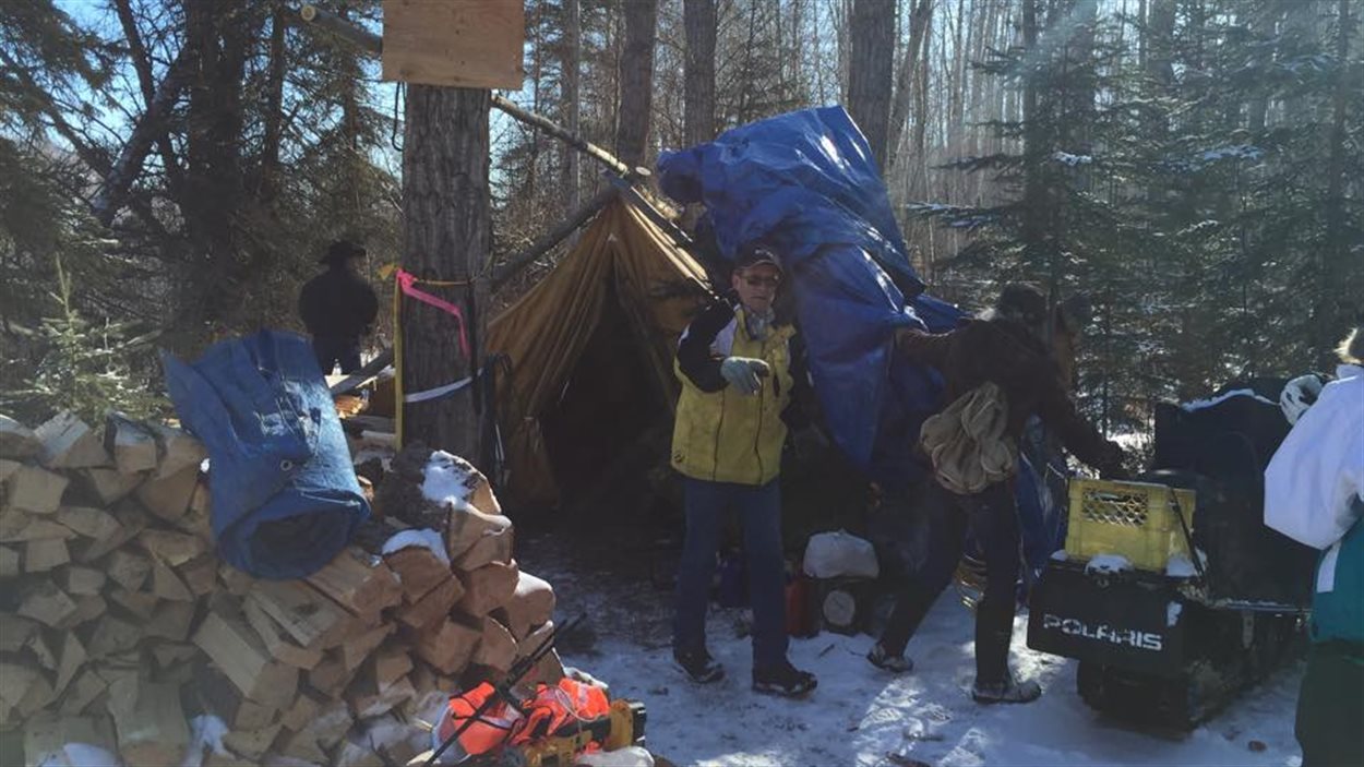 Après 2 mois d’occupation, les opposants au site C lèvent le camp ...