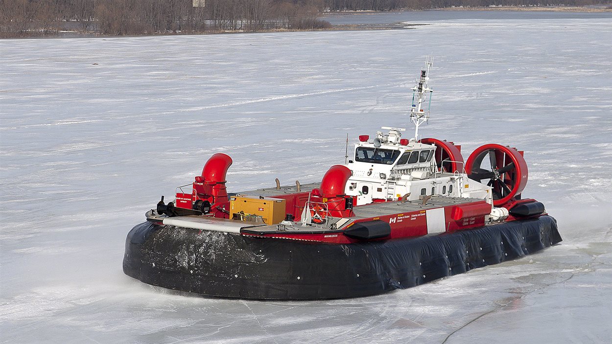 Métier : commandante d'aéroglisseurs dans la Garde côtière | Radio-Canada
