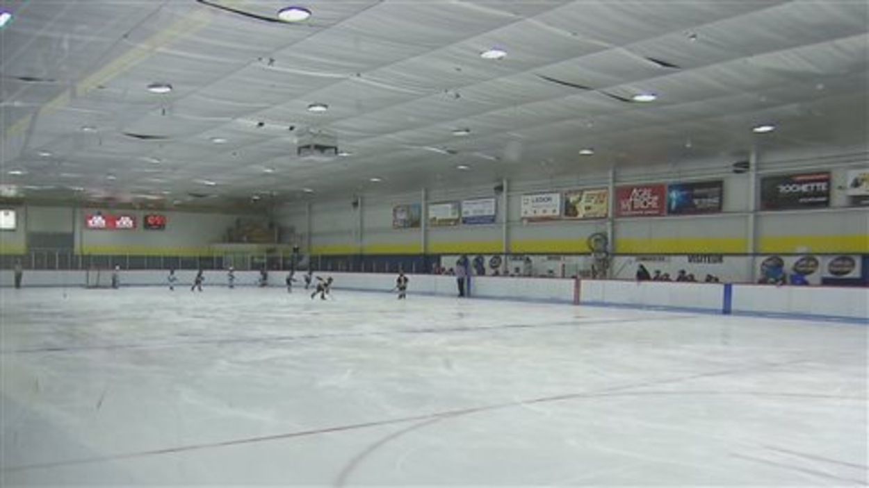 Saint-Isidore mise sur un concours pour rénover son aréna | Radio-Canada