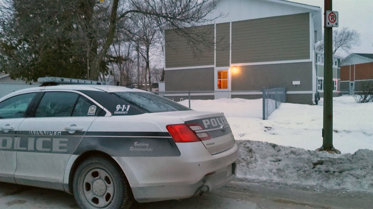 Un homme de 45 ans poignardé à mort à Transcona | Radio-Canada