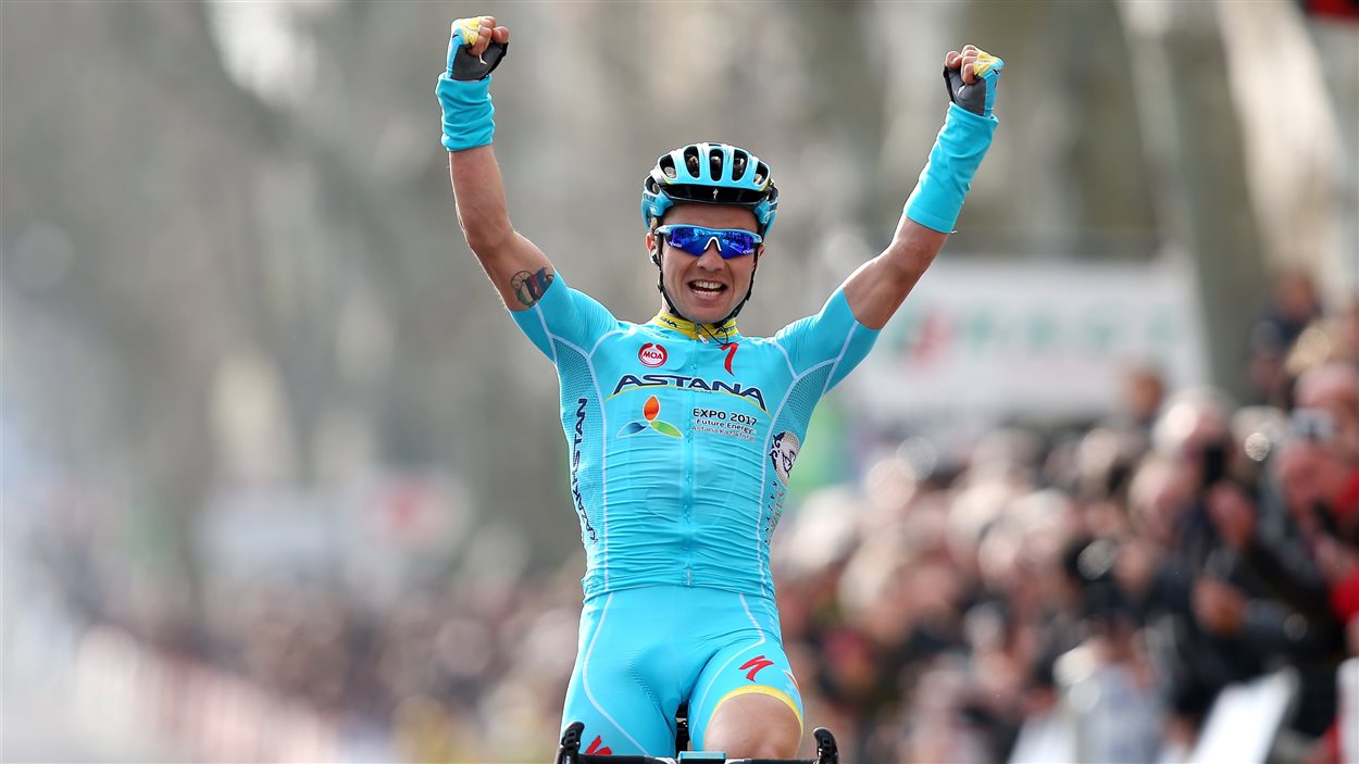 Alexey Lutsenko, gagnant de la 5e étape du Paris-Nice | Radio-Canada