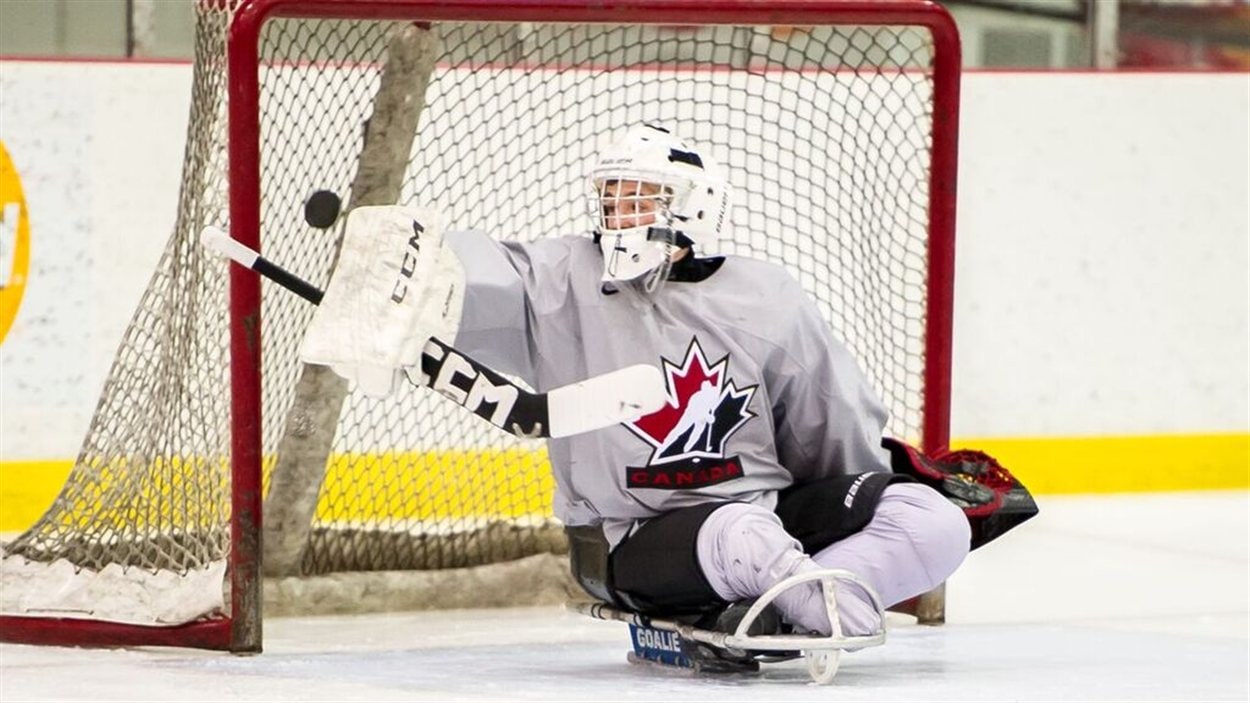 Le hockey sur luge, une occasion inattendue pour un jeune gardien de ...