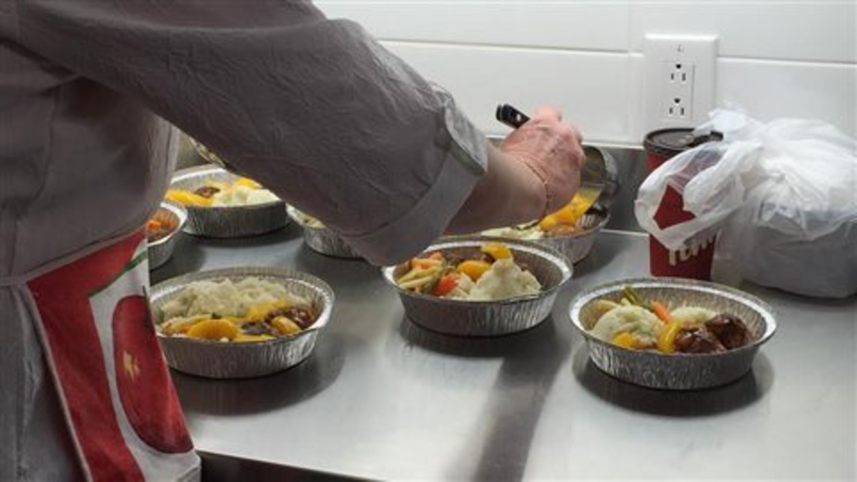 Les popotes roulantes ont 50 ans | Radio-Canada