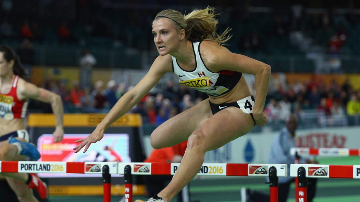 Brianne Theisen-Eaton récolte l'or aux mondiaux | Radio-Canada
