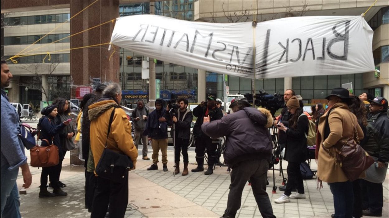 Black Lives Matter : Toronto se penchera sur le racisme dans la police ...