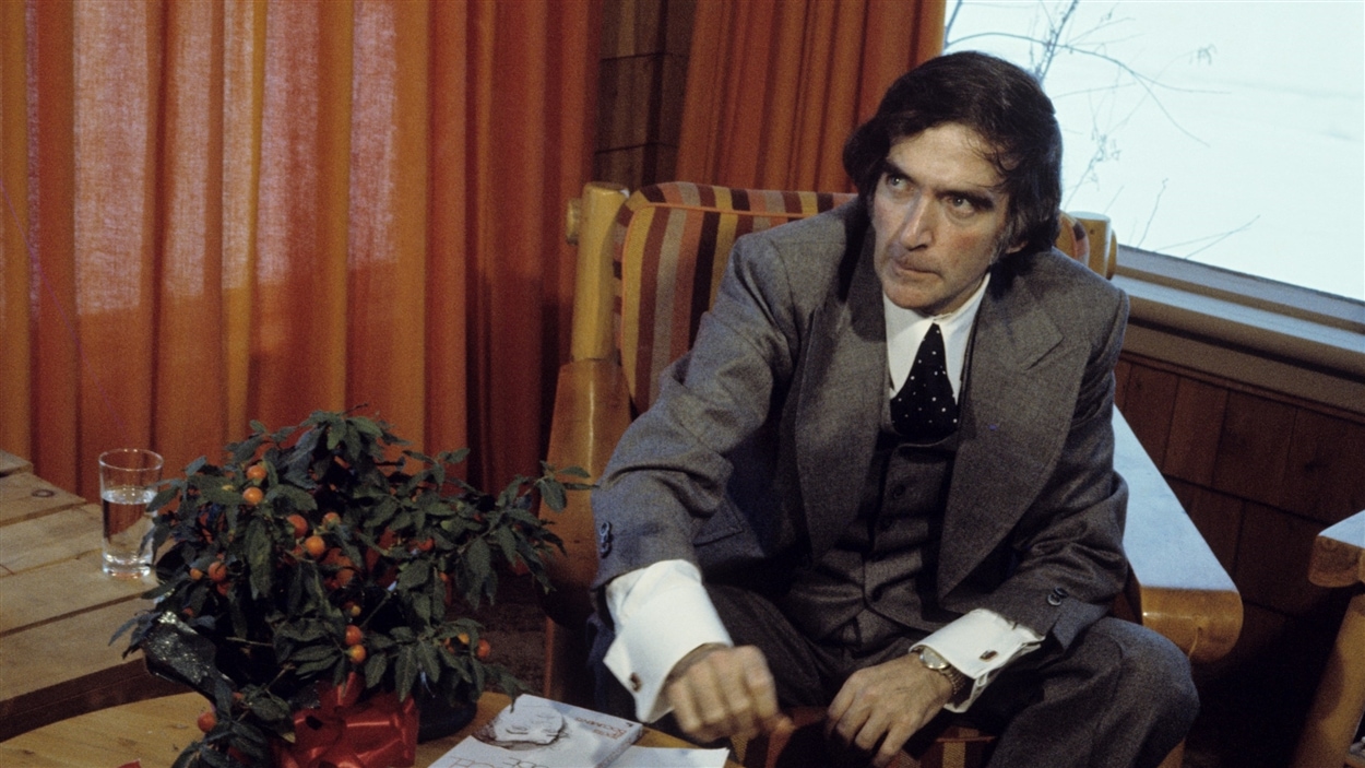 Un dernier adieu au dramaturge Marcel Dubé | Radio-Canada
