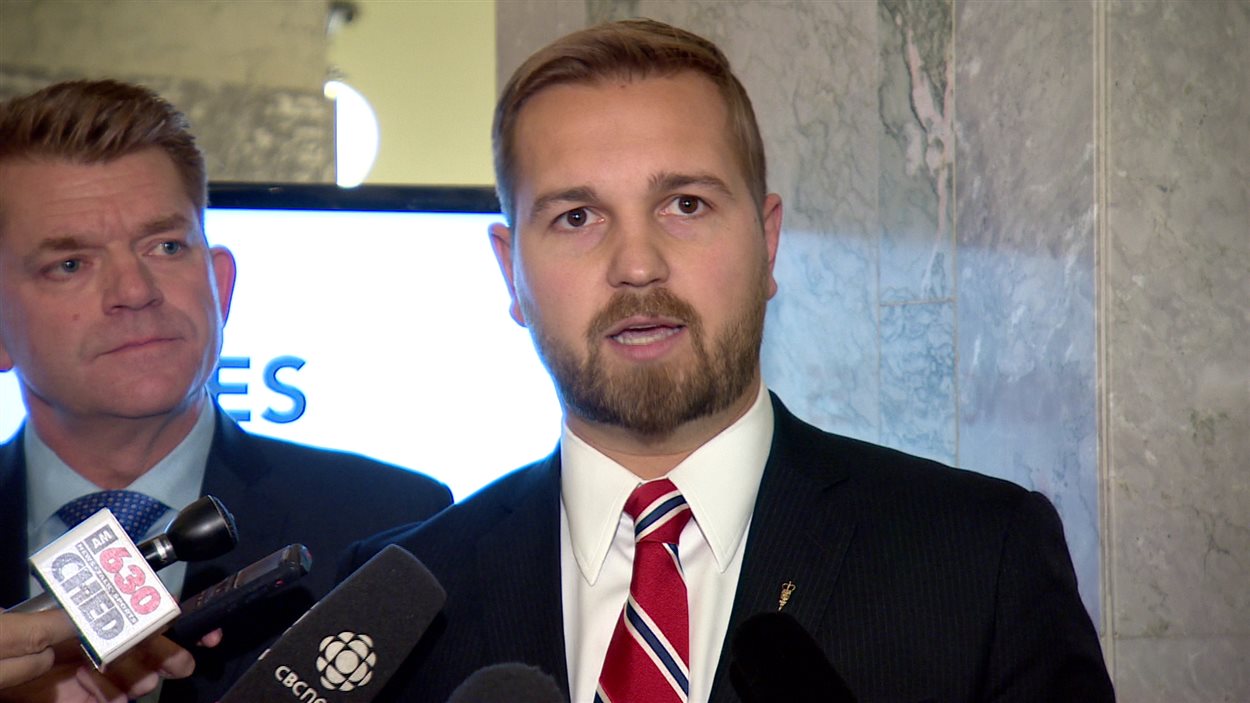 Kathleen Wynne accepte les excuses d'un élu du Wildrose | Radio-Canada