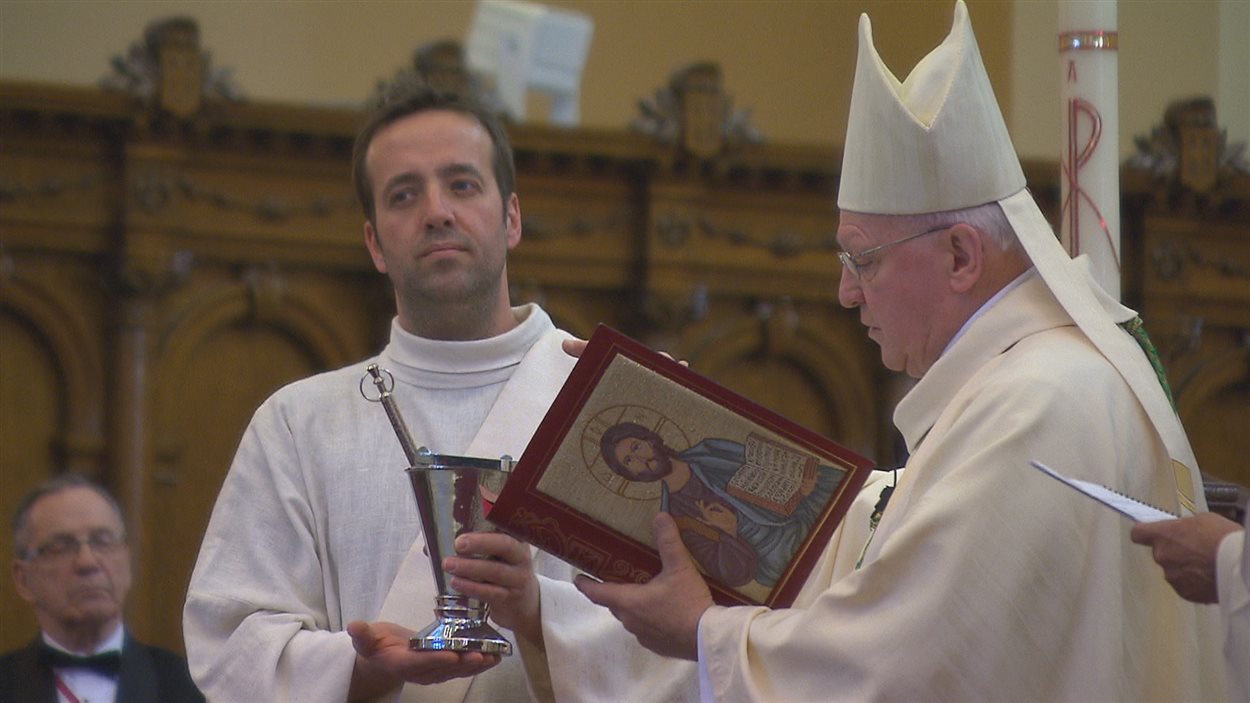 Une fête pour célébrer l’amour qui traverse les années | Radio-Canada