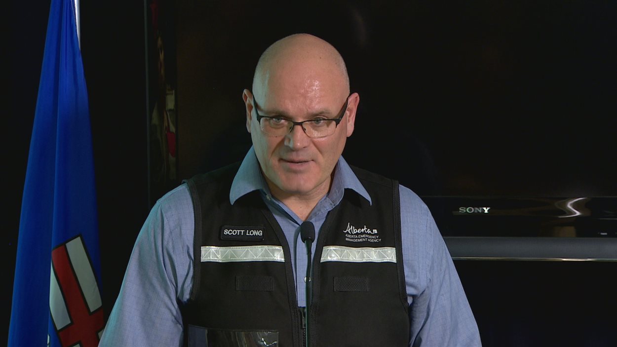 « C'est une souricière, on est dans une trappe », craint un évacué au ...