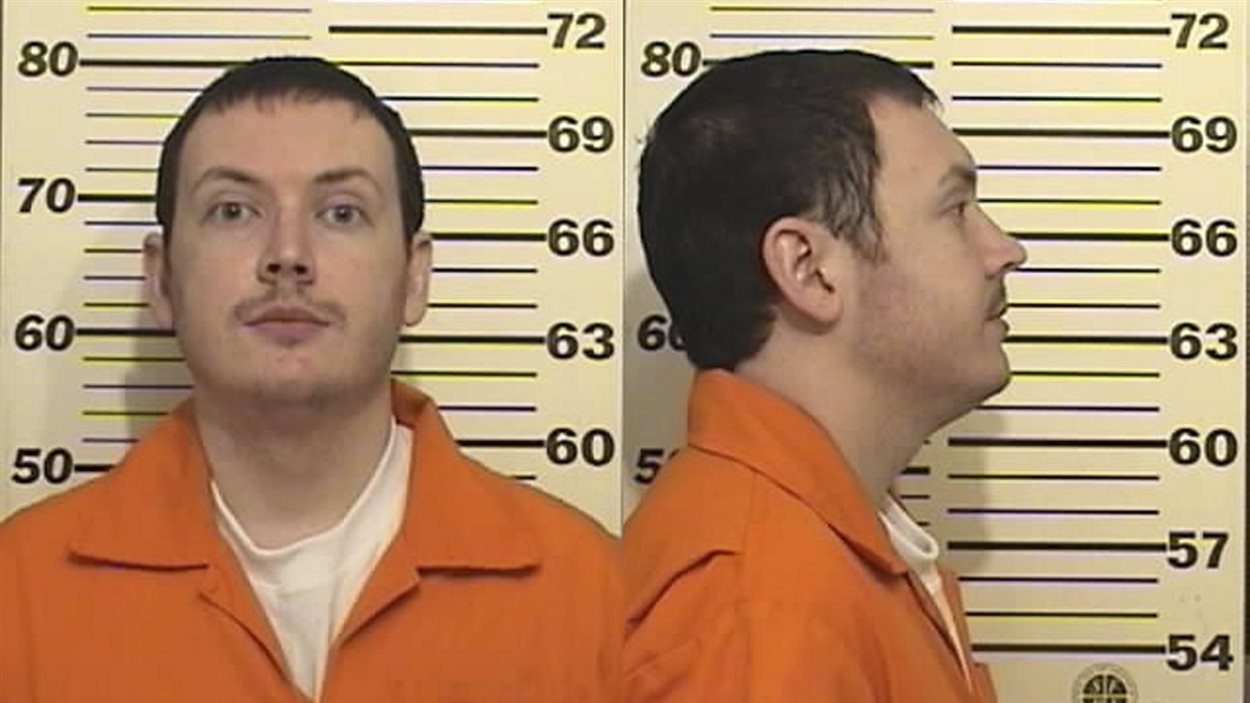 Il fallait des gardiens armés au cinéma, plaident les proches de ...