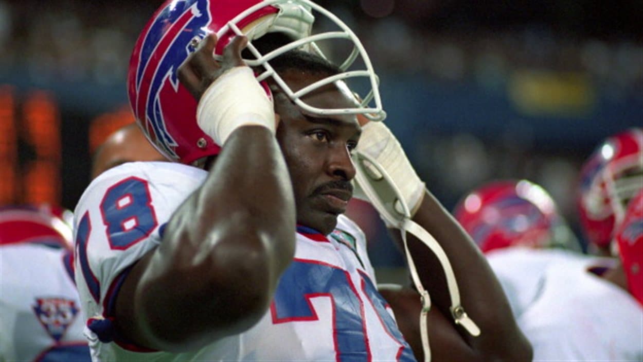 Le no 78 de Bruce Smith retiré par les Bills | Radio-Canada