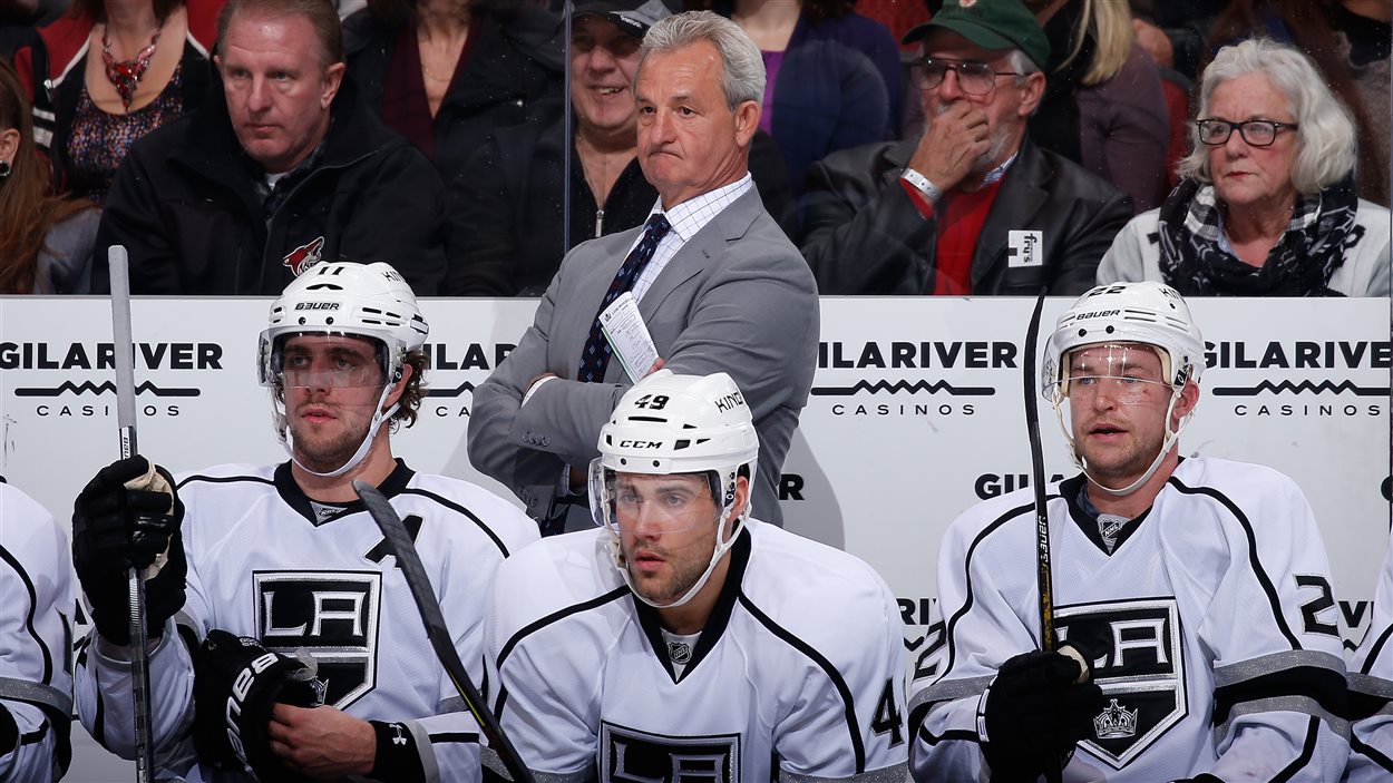 Les Kings prolongent le contrat de Darryl Sutter | Radio-Canada