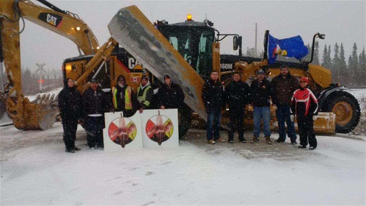 La Première Nation crie de Fox Lake met fin à son barrage routier ...