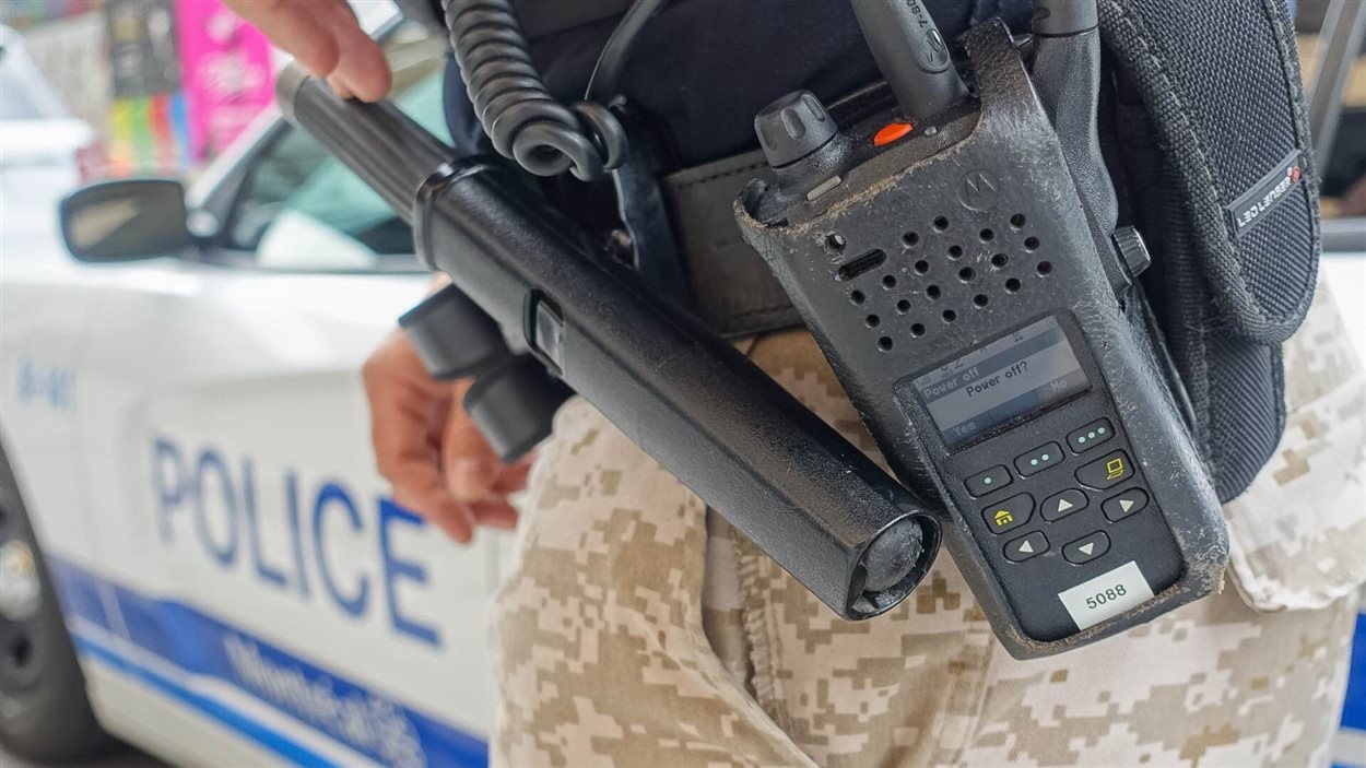 Policiers et pompiers de Montréal sans système radio pendant plus d'une ...