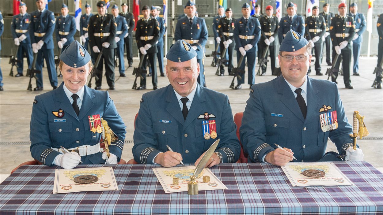 Une femme à la tête du 2e escadron expéditionnaire aérien de Bagotville ...
