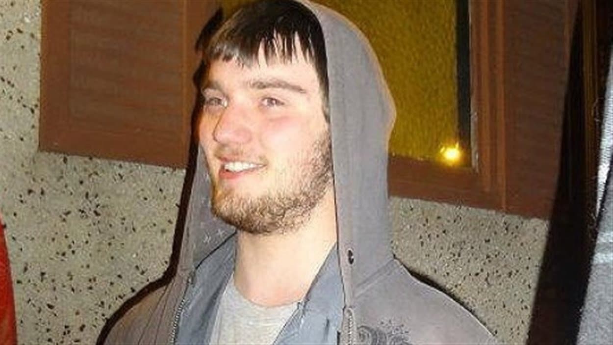 Derek Saretzky sera jugé pour triple meurtre en mai 2017 | Radio-Canada
