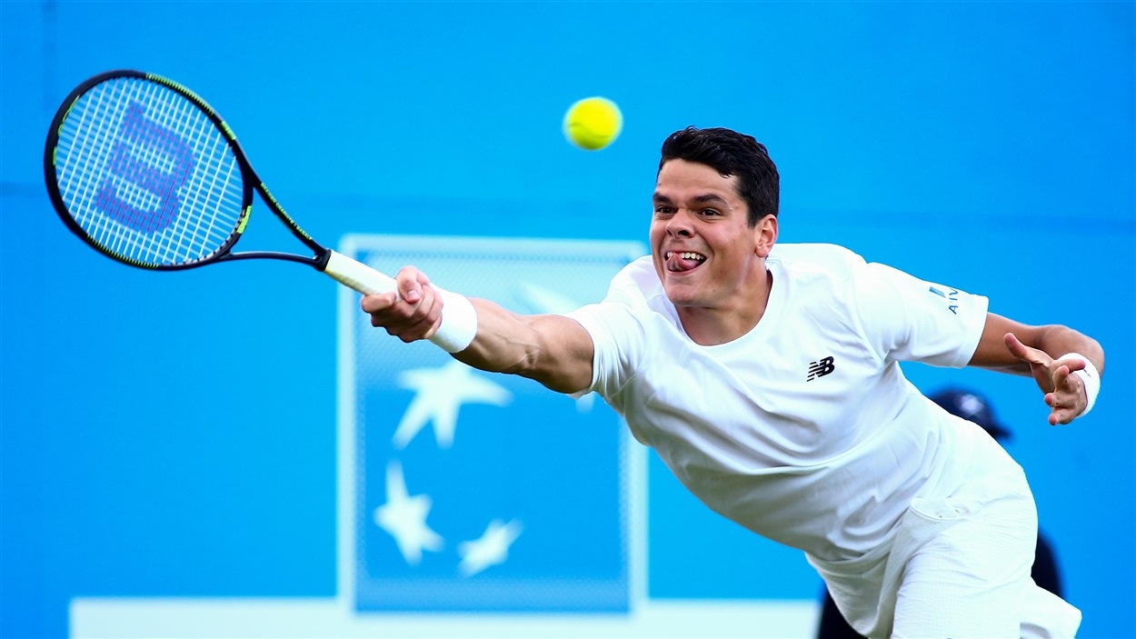 Milos Raonic passe au deuxième tour au Queen's | Radio-Canada