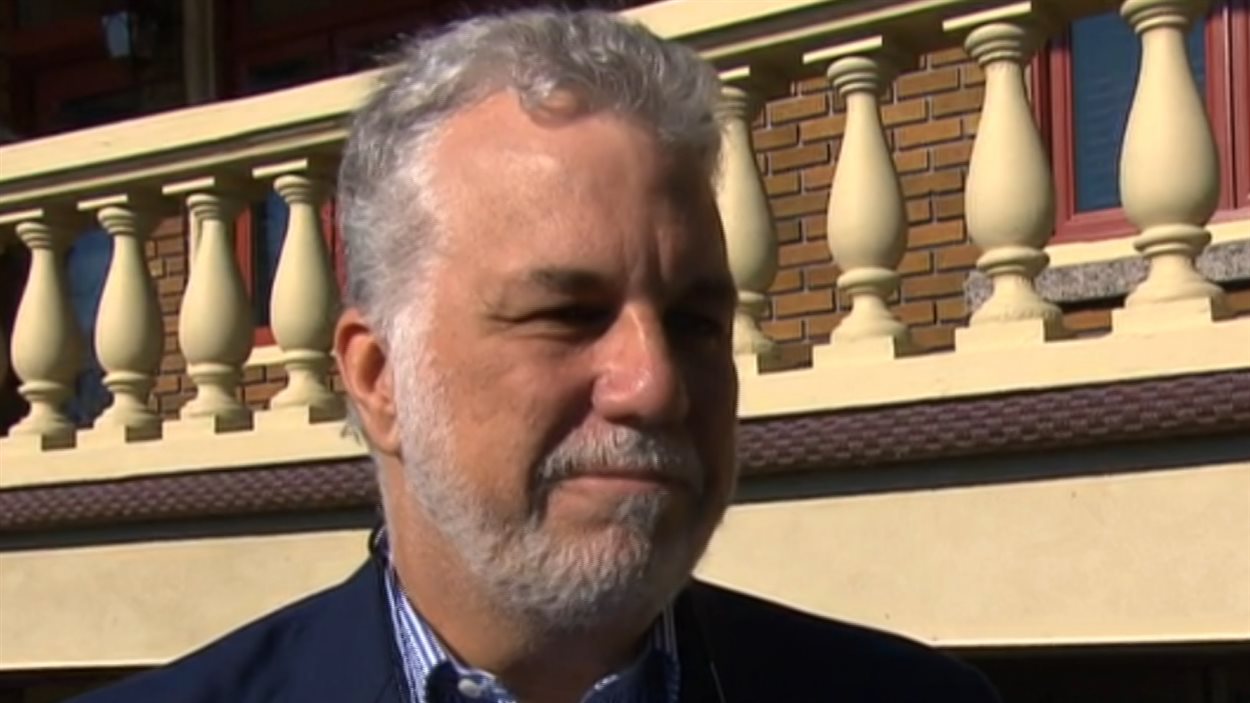 Philippe Couillard réagit à l’agression dont il a été victime | Radio ...