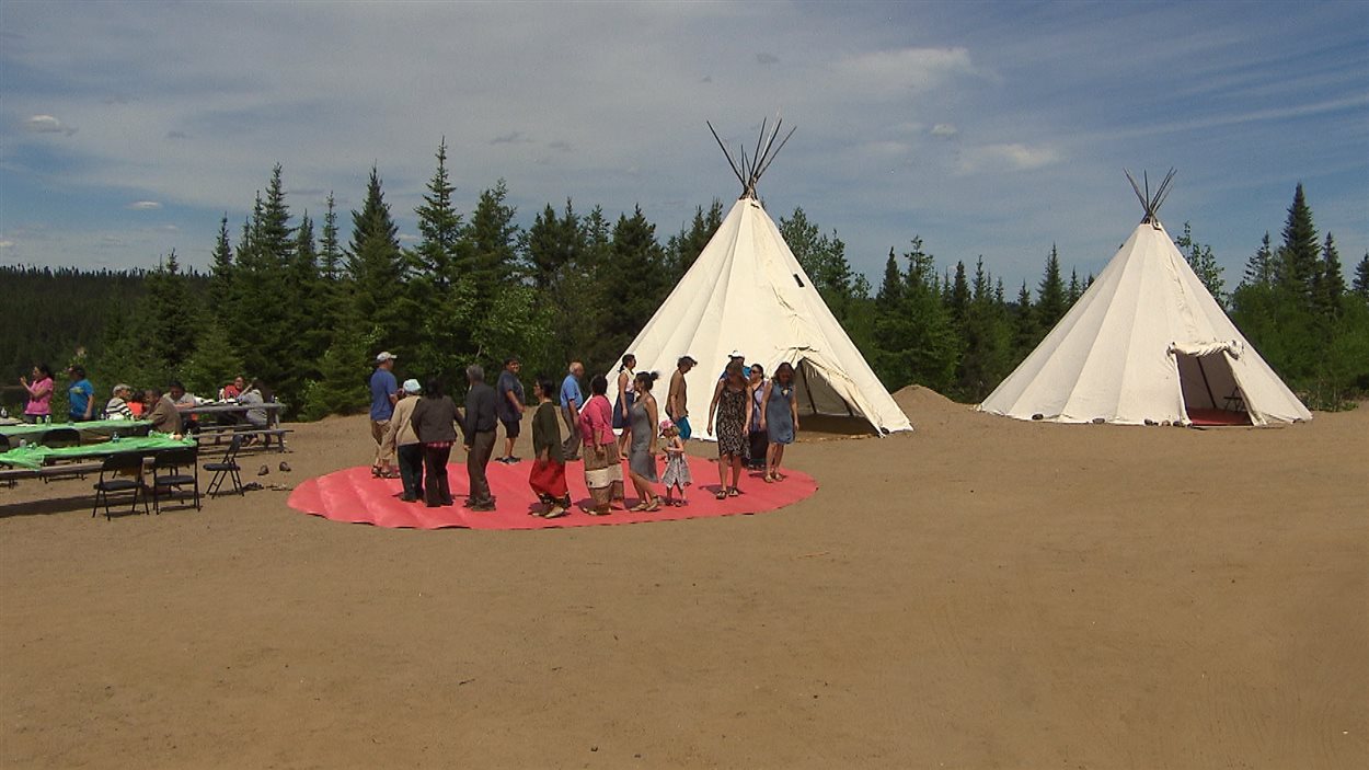 Les Innus célèbrent la fête des Pères... et la montaison du saumon ...