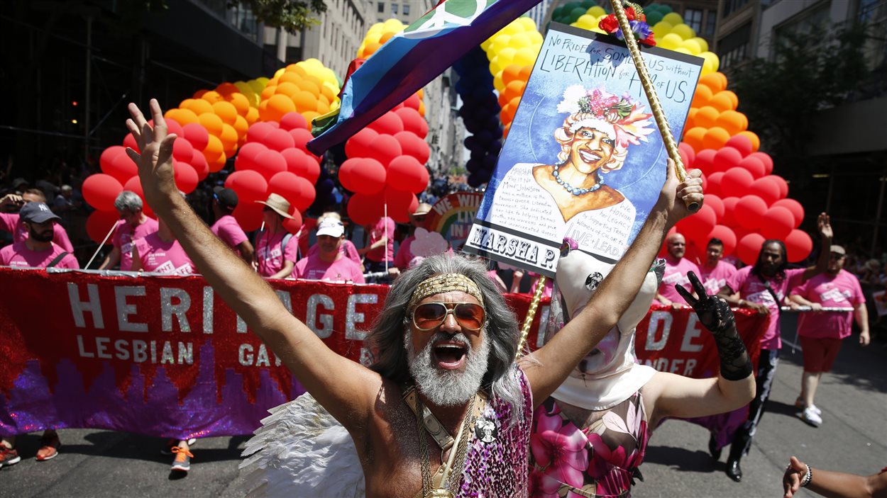 La fierté gaie marquée par le deuil aux États-Unis | Radio-Canada