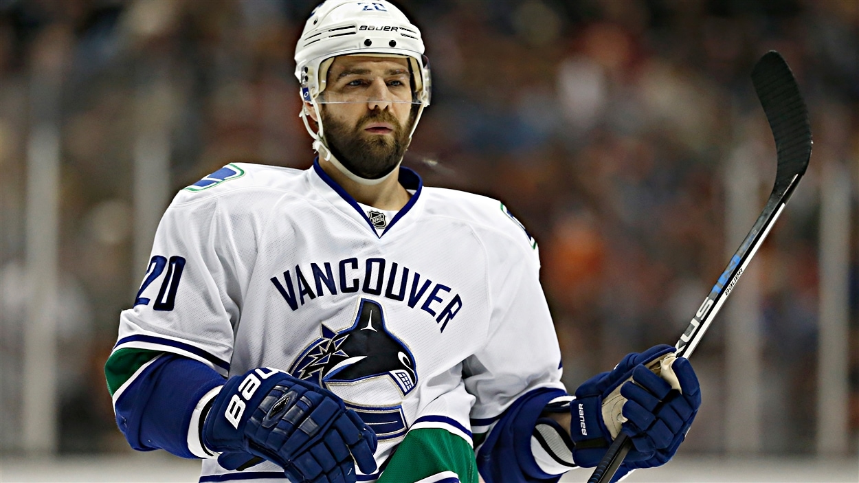 Chris Higgins invité au camp des Flames de Calgary; Dominic Moore avec ...