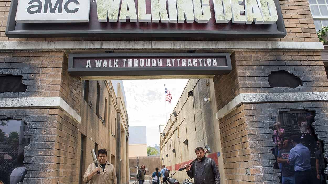 Les zombies de The Walking Dead hanteront un parc d’attractions à ...