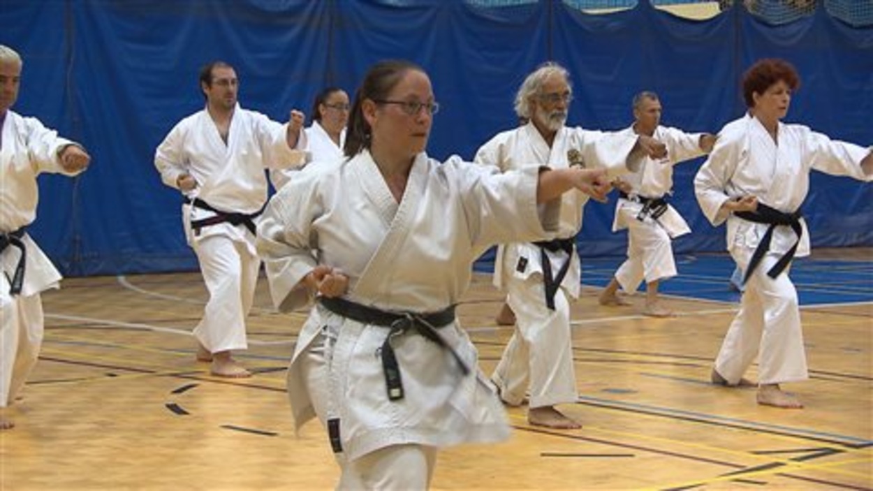 Camp d'entraînement de karaté à Sept-Îles | Radio-Canada