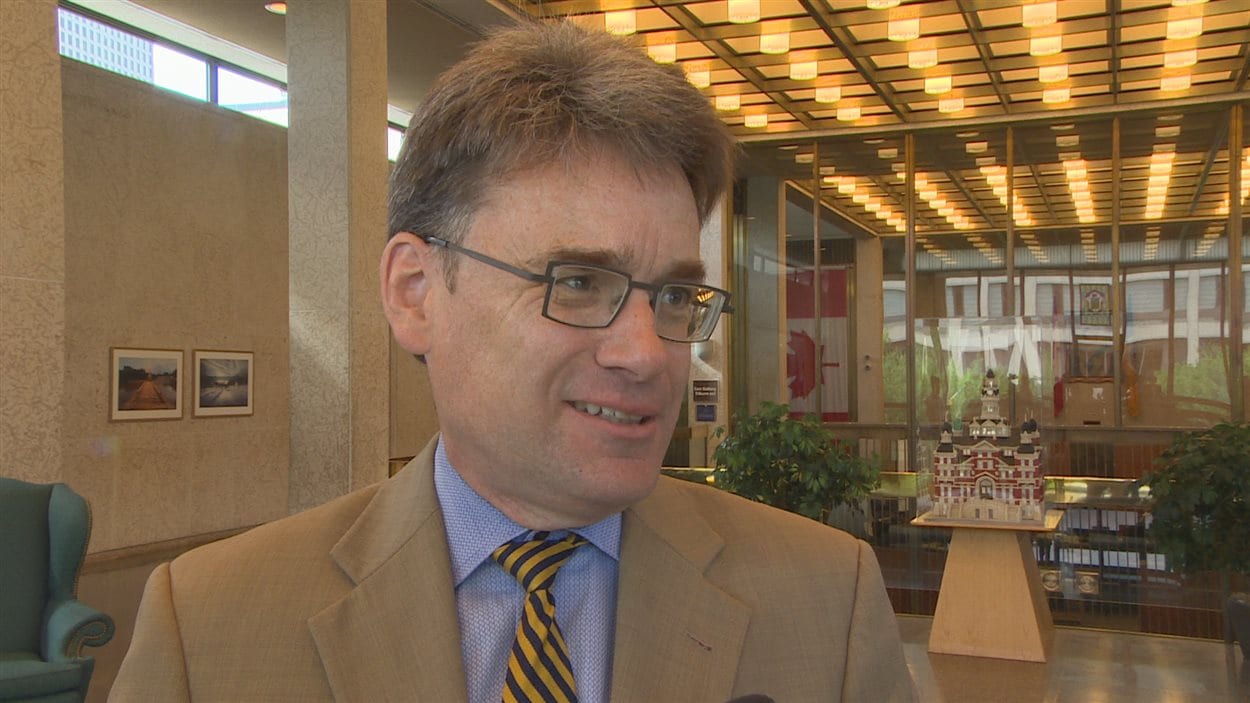 Winnipeg sur la bonne voie pour les services en français, dit le maire ...