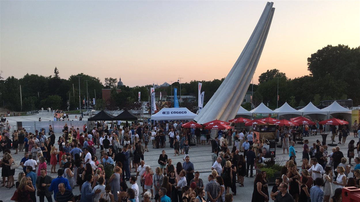 Amphithéâtre de Trois-Rivières : après Tout écartillé, place à Trois ...