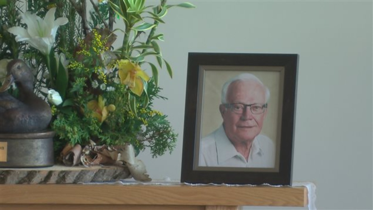 Un dernier au revoir à J.-Jacques Samson | Radio-Canada