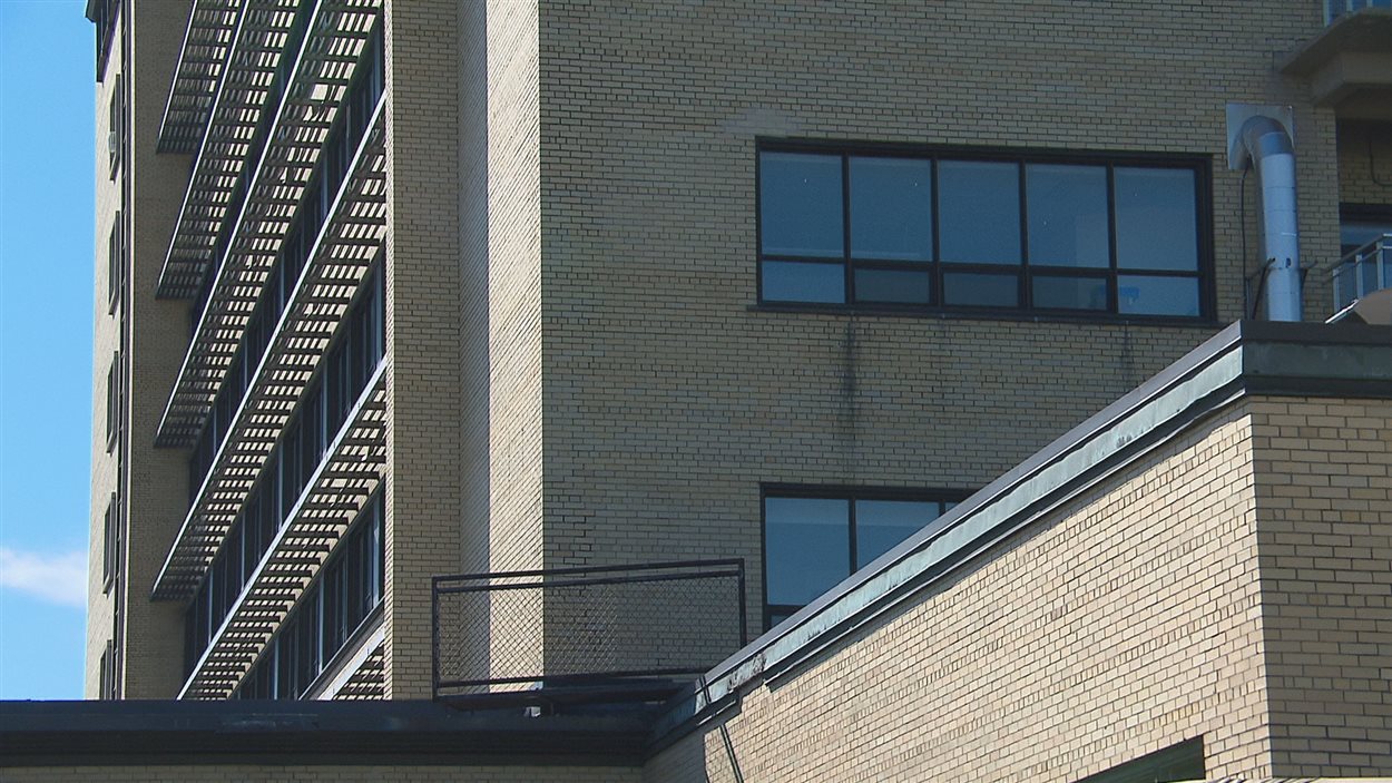 Enquêtes à la suite de la chute mortelle d’un homme à l’hôpital de ...