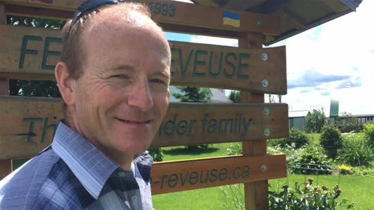 Un fermier de l'Est ontarien parmi les premiers à vendre du poulet ...