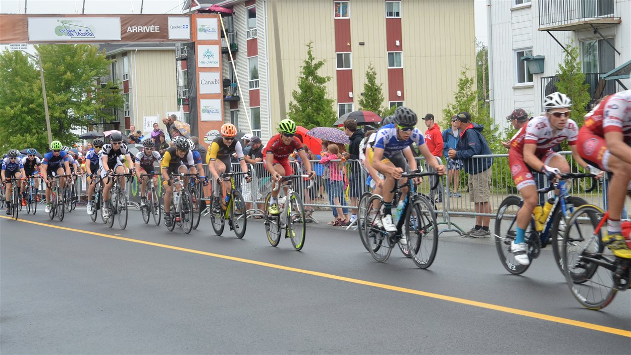 Tour de l'Abitibi : l'Américain Brandon McNulty est le grand gagnant | Radio-Canada