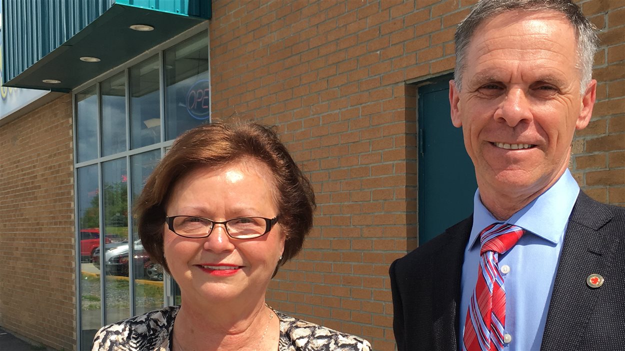 À Miramichi, la ministre Foote rassure les employés du centre de paye ...