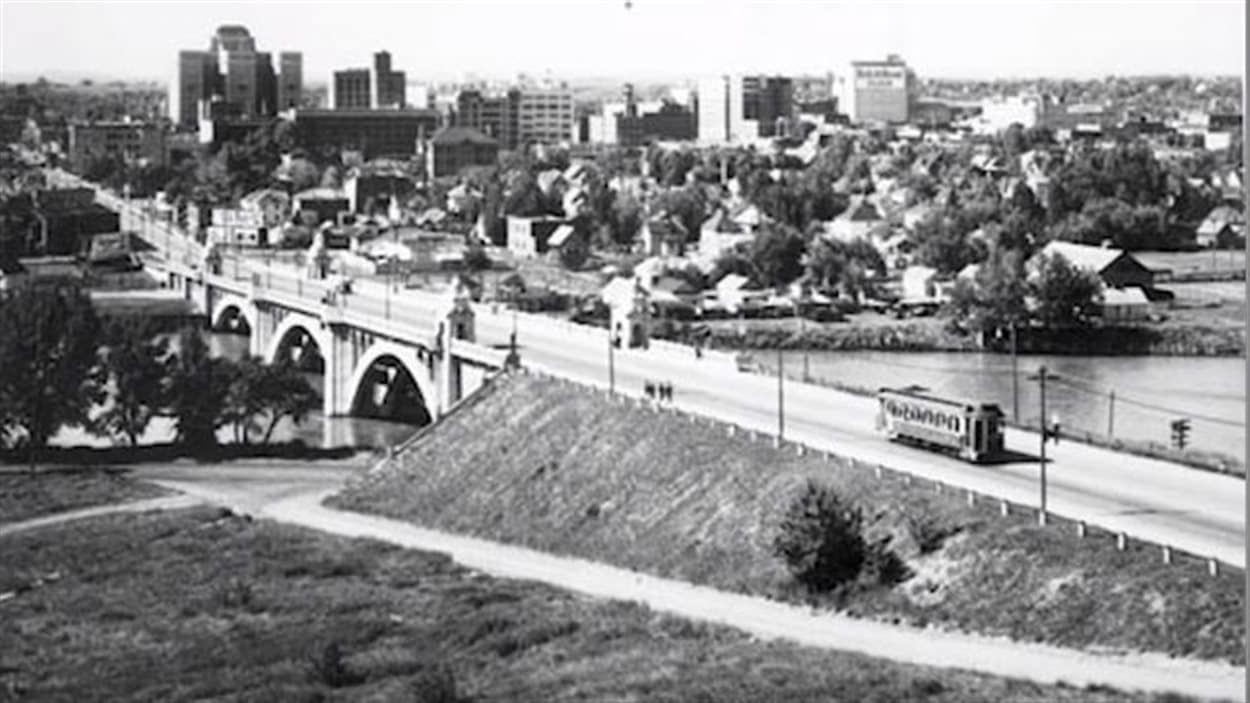 Le pont de la rue Centre célèbre ses 100 ans à Calgary | Radio-Canada