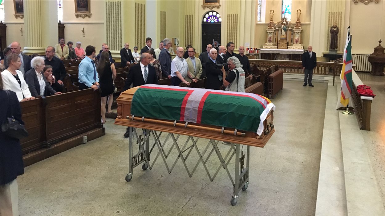 Dernier repos pour le nageur Robert Cossette | Radio-Canada