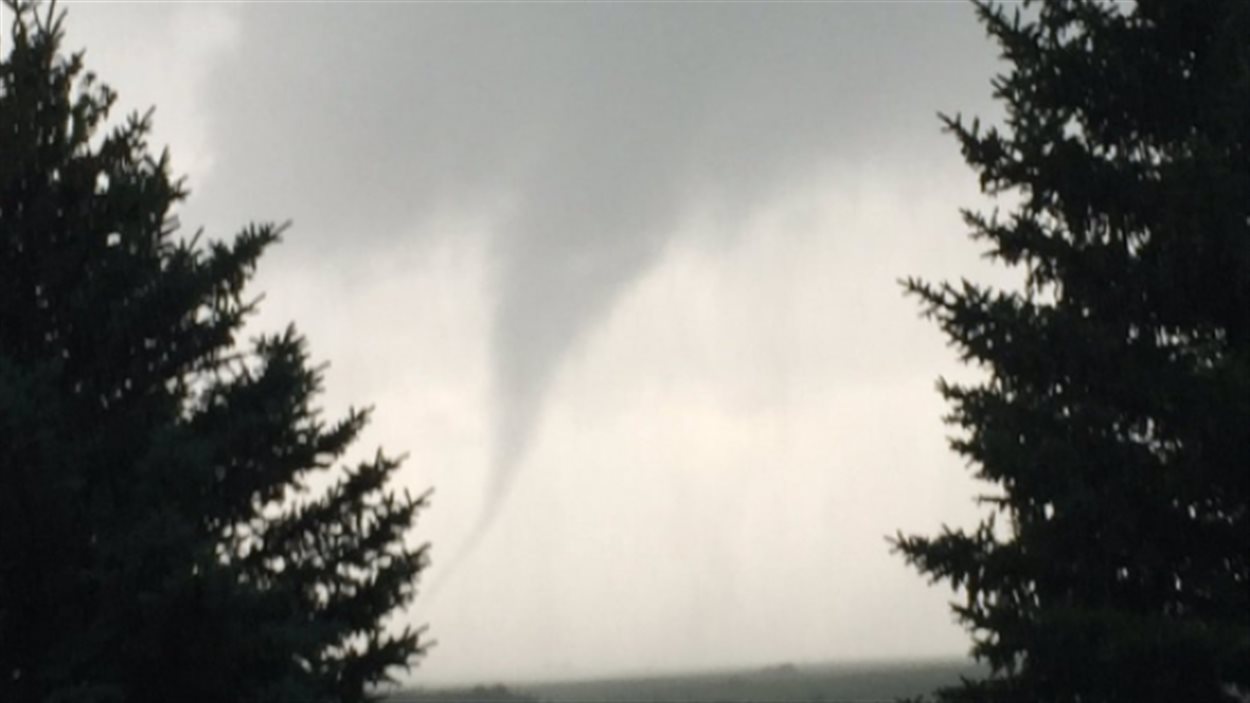Deux tornades ont sévi dans le sud du Manitoba | Radio-Canada