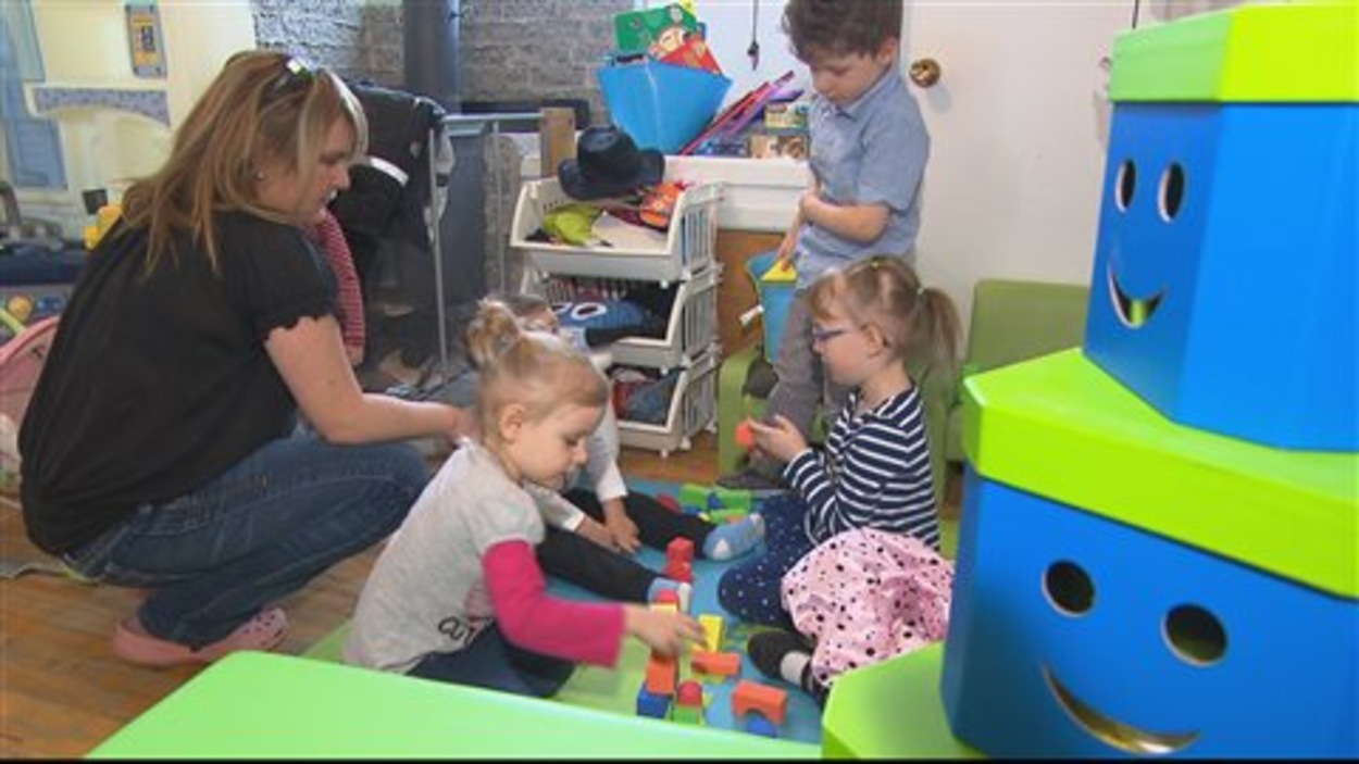 Période des vacances : une situation compliquée en garderies | Radio-Canada